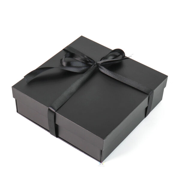 Cardboard Collapsible Gift Boxes For Apparel Packaging - tw-package